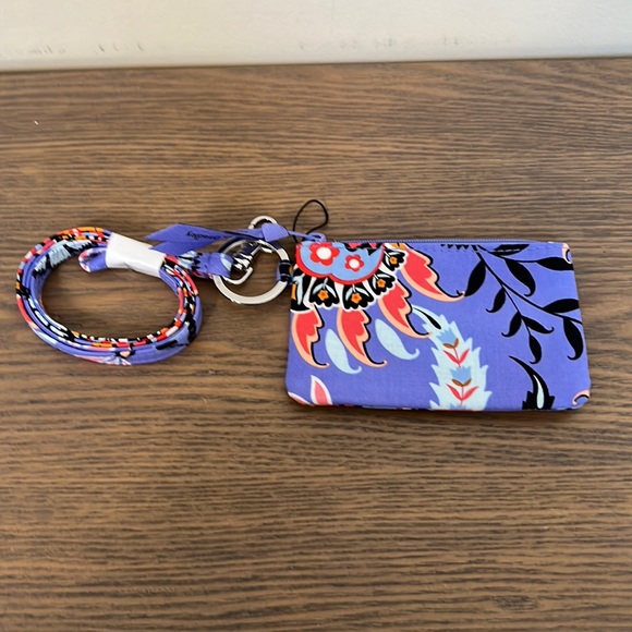 Vera Bradley | Accessories | New Vera Bradley Zip Id Lanyard In Mural ...